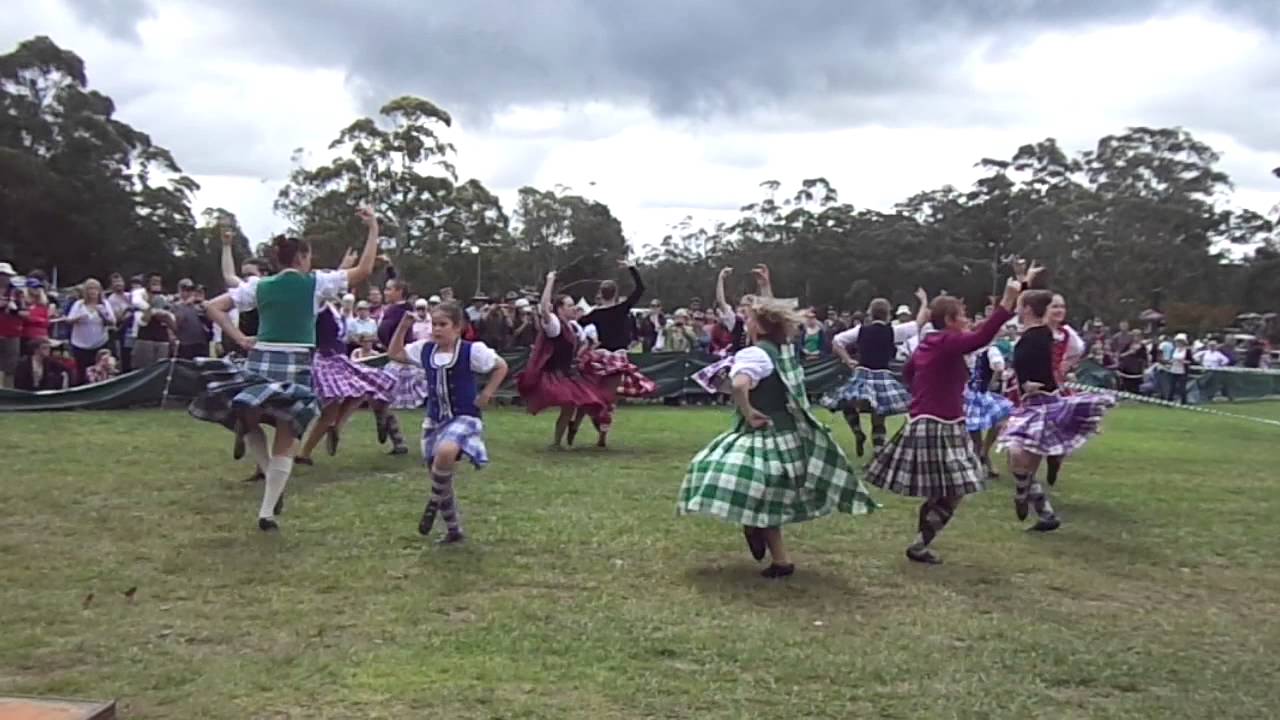 Bundanoon Brigadoon 2013 - Scottish Highland Dancing - YouTube
