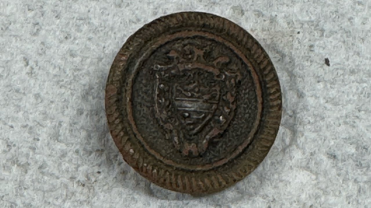 Beat up old farm field detecting XP Deus II - YouTube