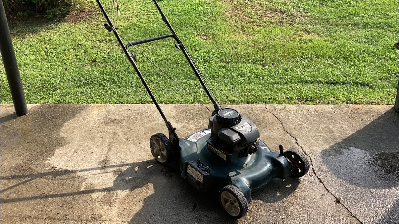 Starting and running the Bolens 22” 4.5HP B&S push mower - YouTube
