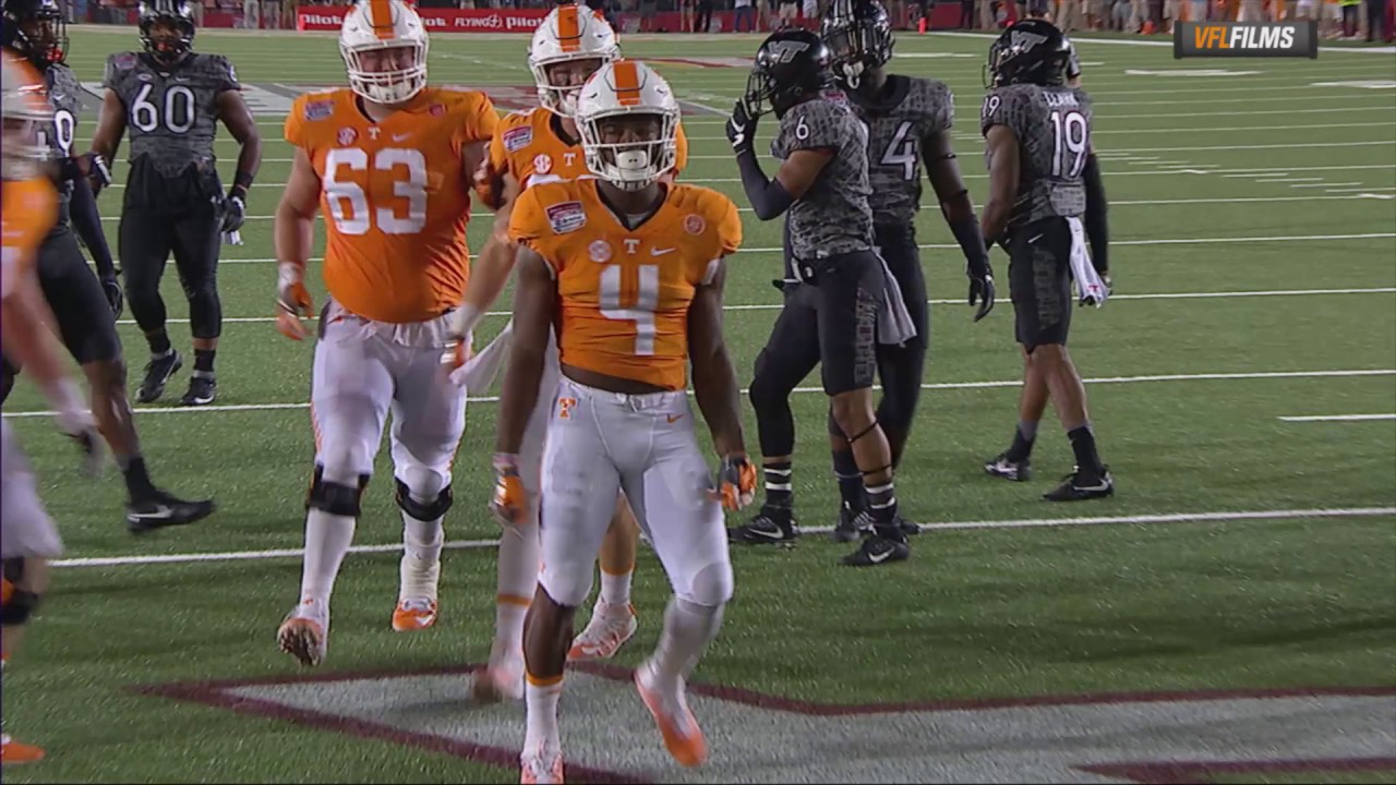 1-on-1 with RB John Kelly - YouTube