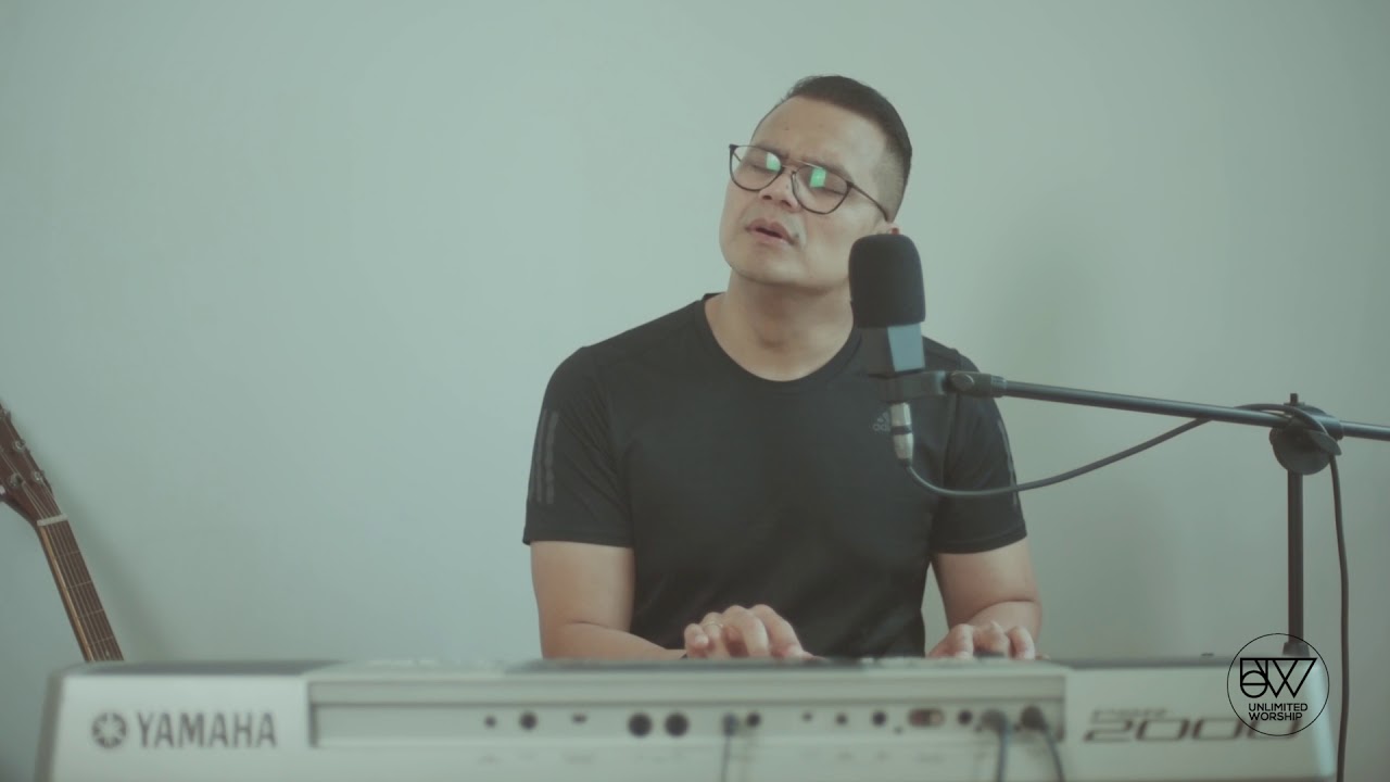 #UWpenyembahrumahan | Erick Harefa - Mataku Tertuju PadaMu - YouTube