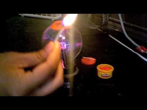Lighting matches with Plasma Ball Experiment - YouTube