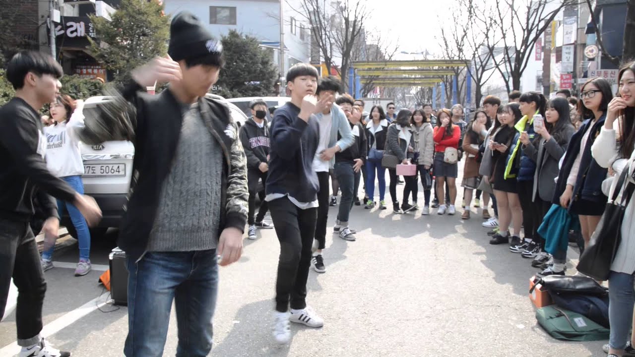 Kpop Dancers on the Street / Hongdae, Seoul, music "Good Boy" by GD x ...