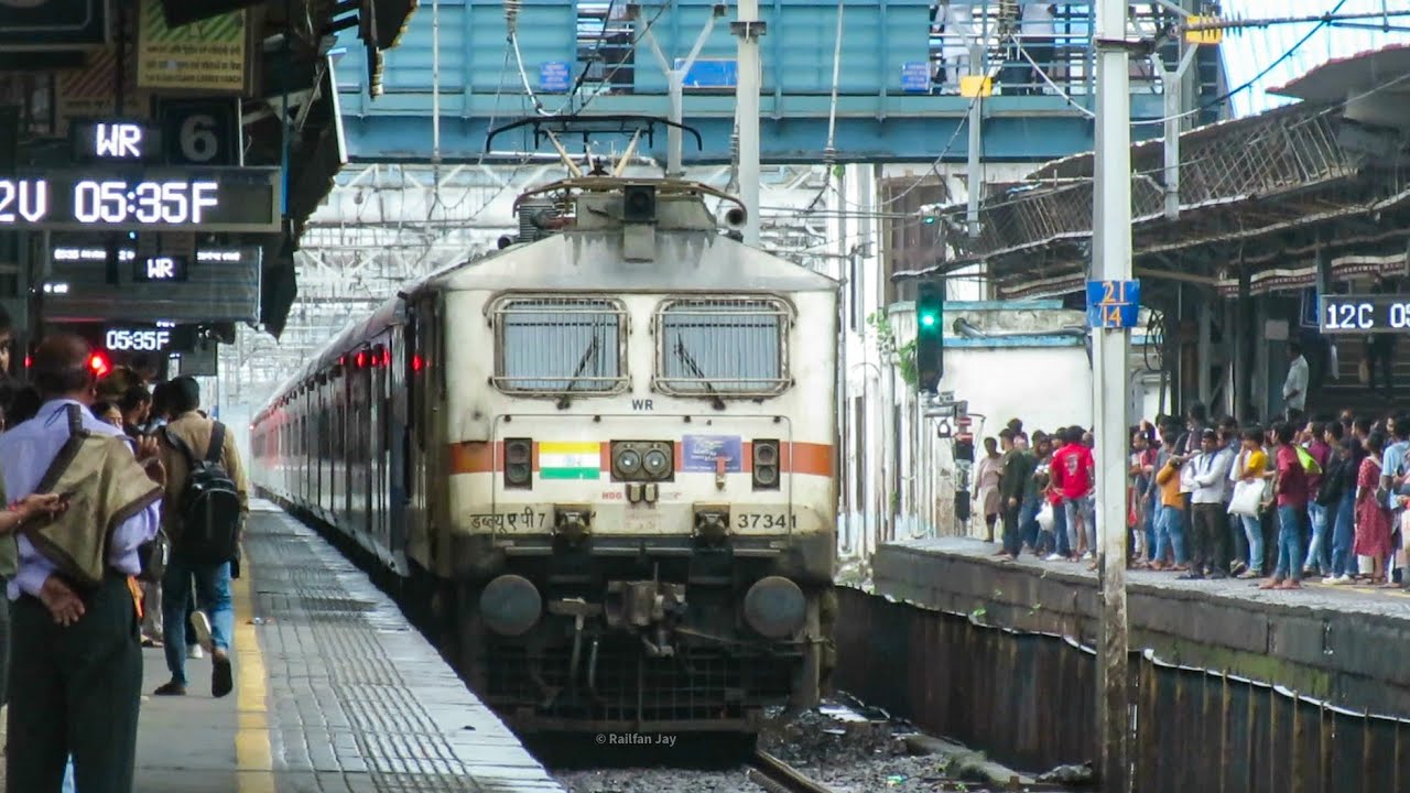 Back In The Premium Red Look! 12951 Rajdhani Express Cruises Off ...