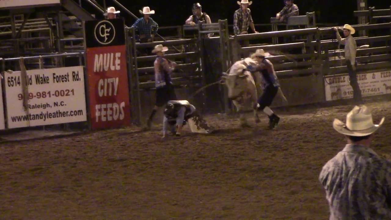 Carousel Farms Arena - Raleigh Rodeo - YouTube
