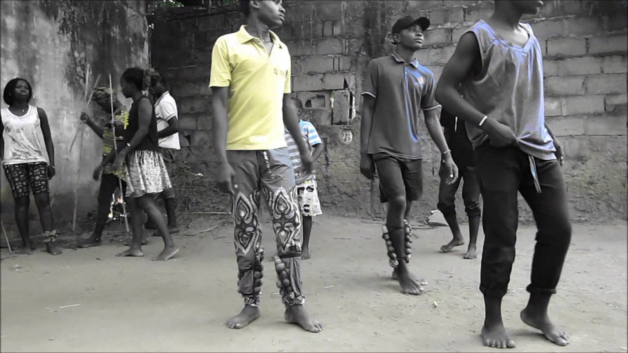 Makonde Dance LIMBONDO Men and women pair - YouTube