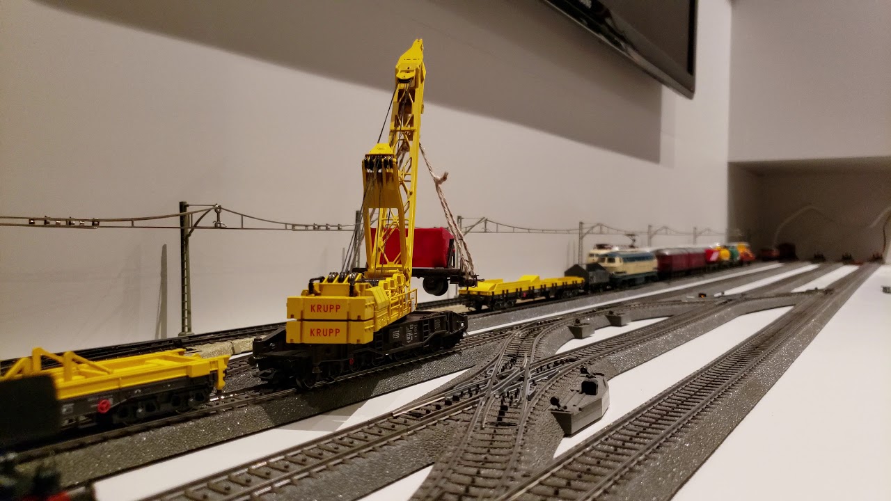 Marklin Goliath Lifting Wagon in 4K - YouTube