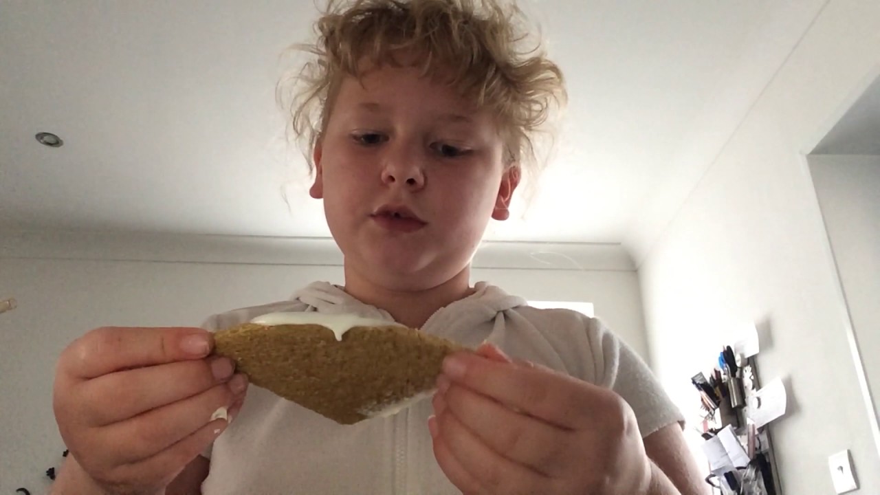 Cracker challenge lol super gross - YouTube