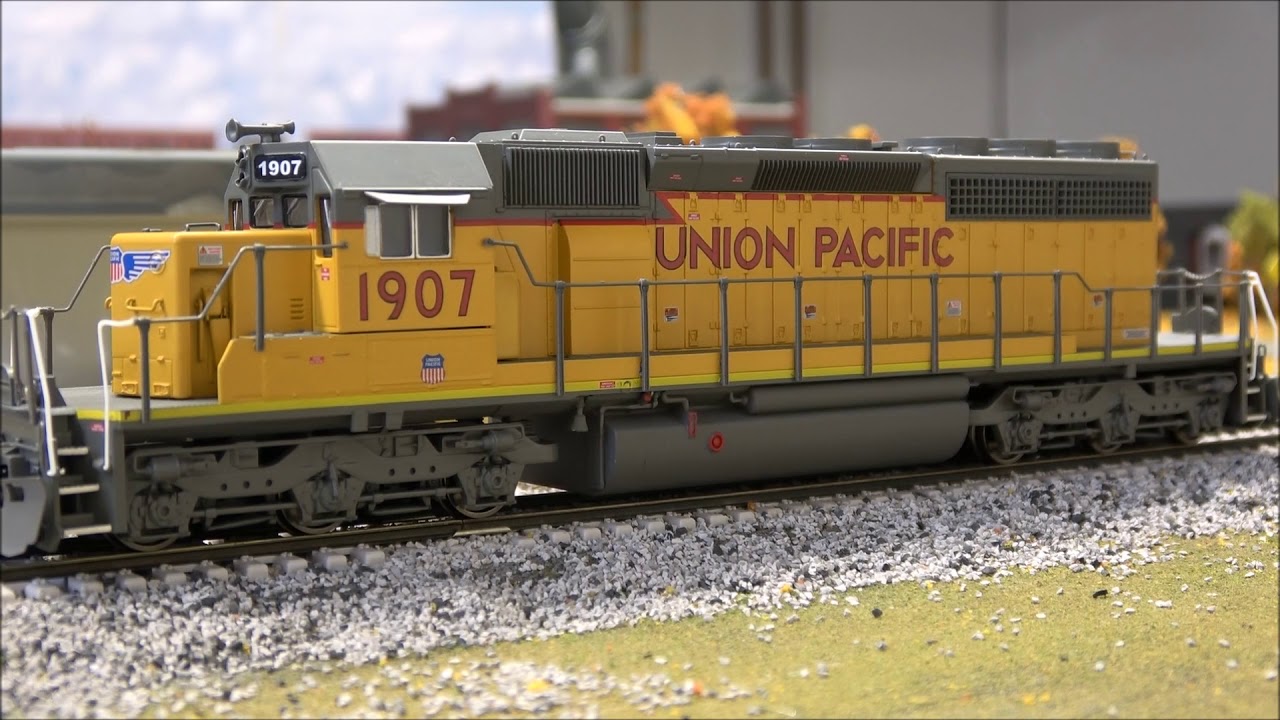 Review: Broadway Limited EMD SD40N w/Paragon 3 Sound! SD40-2 - YouTube