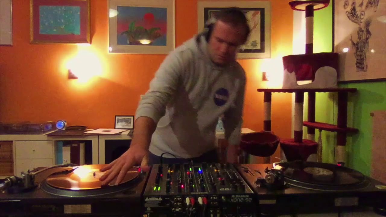 Pure TECHNO VINYL ONLY set - DJ DENSITY - YouTube