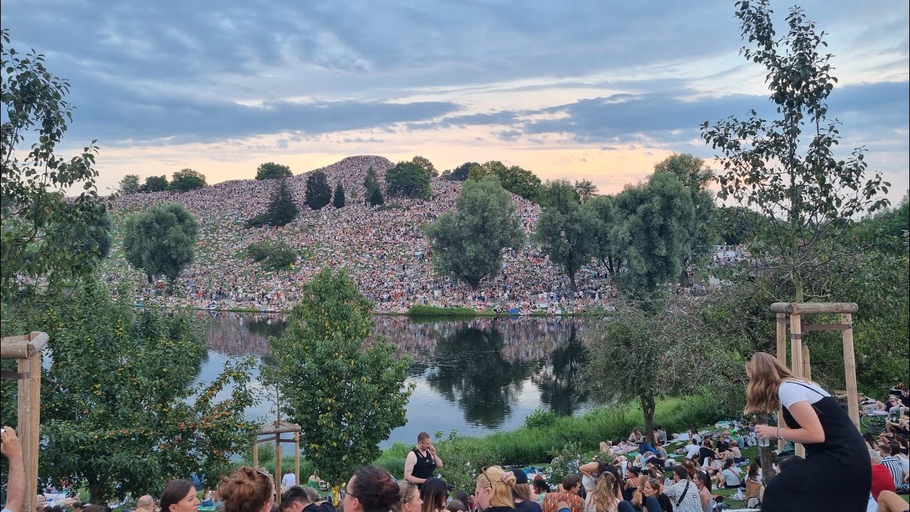 Magical Moments: Fans Light Up Mountain Top at Taylor Swift's Munich ...