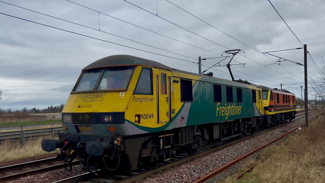 Freightliner route learner 0S92 passes St Germains Crossing. 90049 ...
