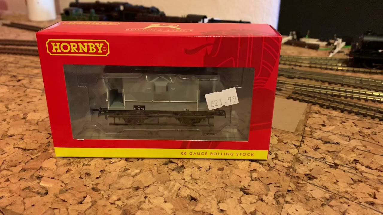Hornby LNER Toad E Brake van unboxing and review - YouTube