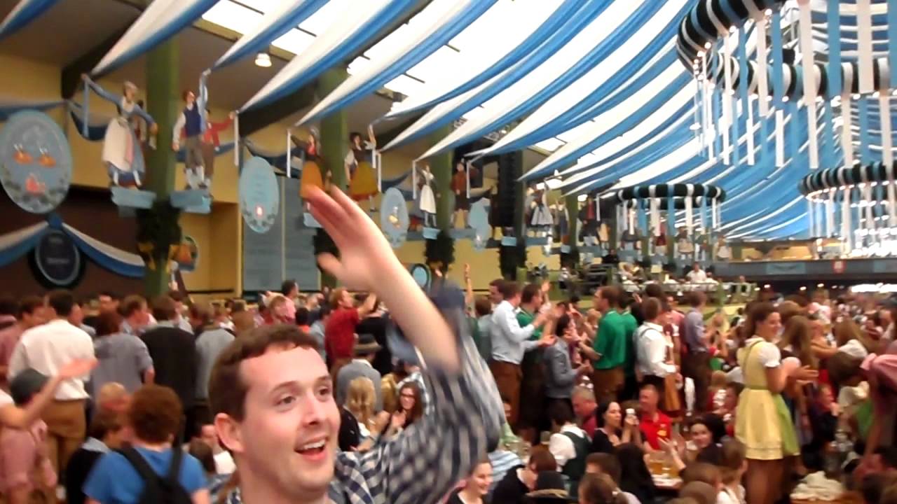 Oktoberfest - Dancing on the tables - YouTube