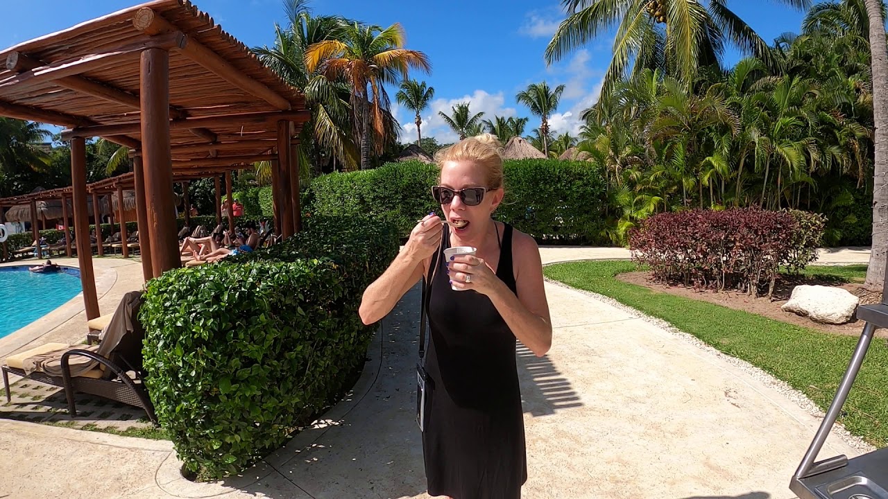 Valentin Imperial Maya Esquite Cart - YouTube