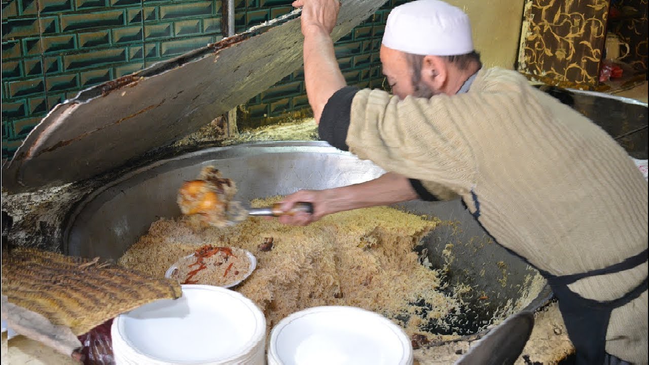 Uzbek Rice | Uzbek Pulao Qissa Khawani Peshawar - YouTube