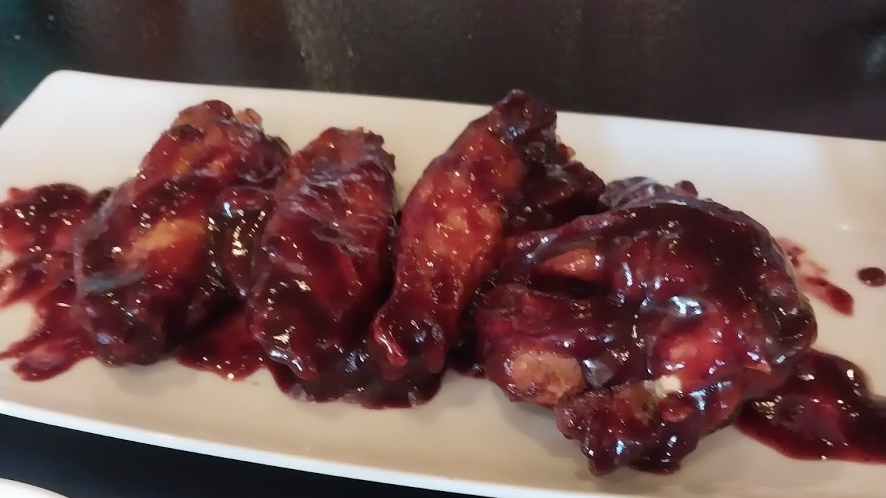 Linda Bean's Maine Kitchen & Topside Tavern in Freeport! - YouTube