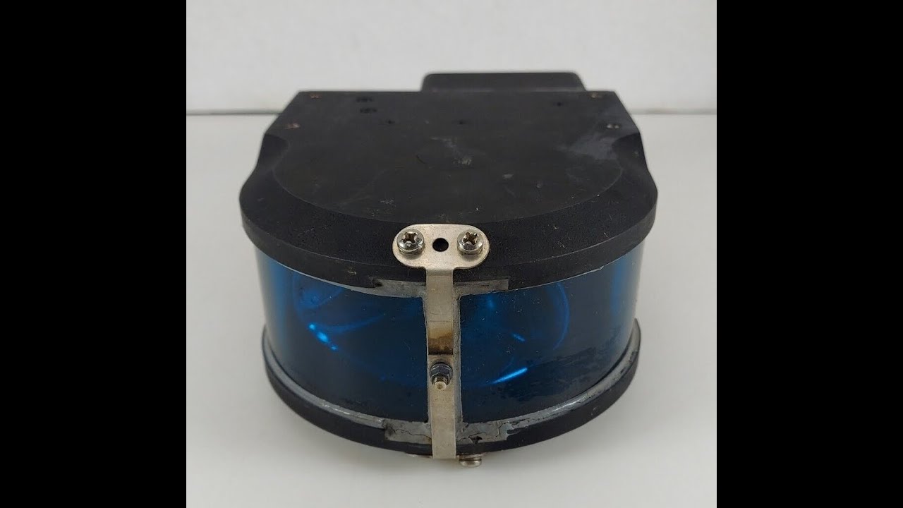 Grimes Oscillating Aviation Light - YouTube