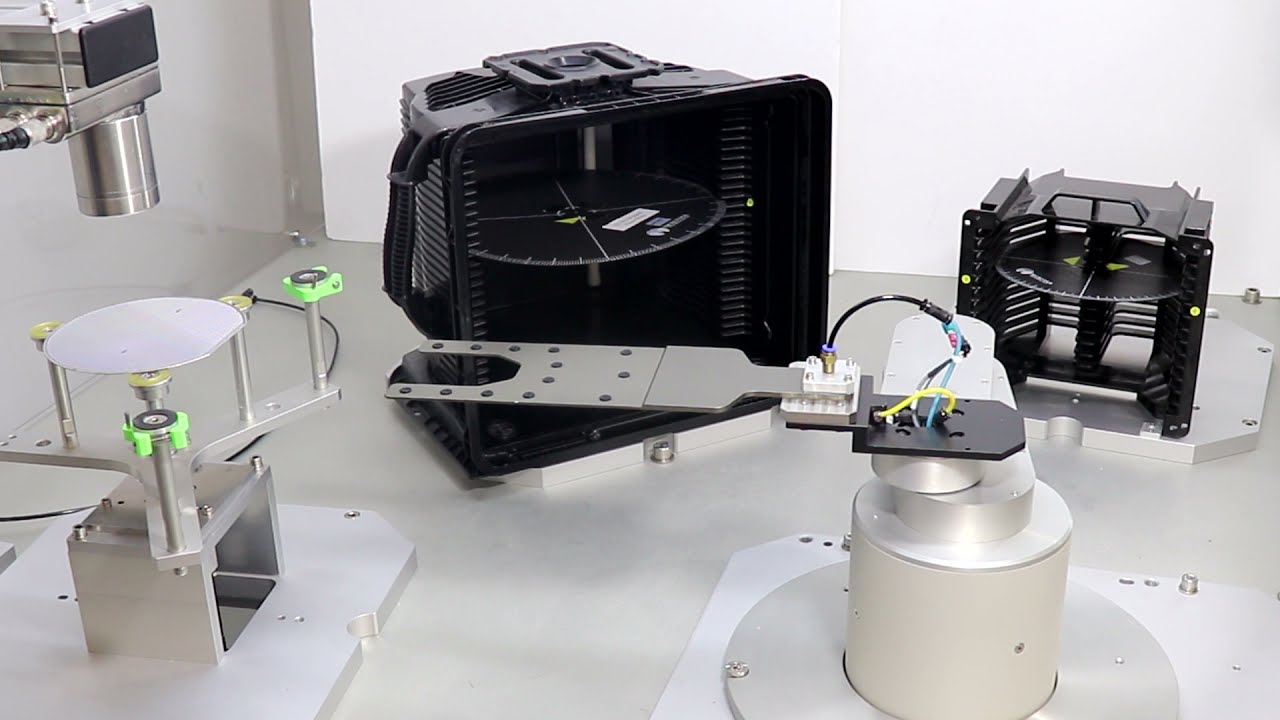 Robot End Effector demo for mulitisize warped wafers - YouTube