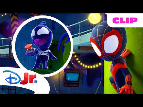 Zola Steals the Firetruck! 🚒 | Marvel's Spidey and his Amazing Friends |  Disney Jr.