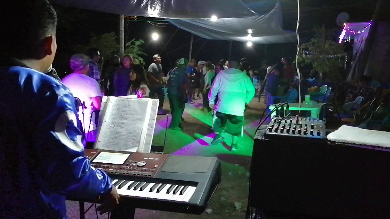 Pinotepa chilena costeña en vivo - YouTube