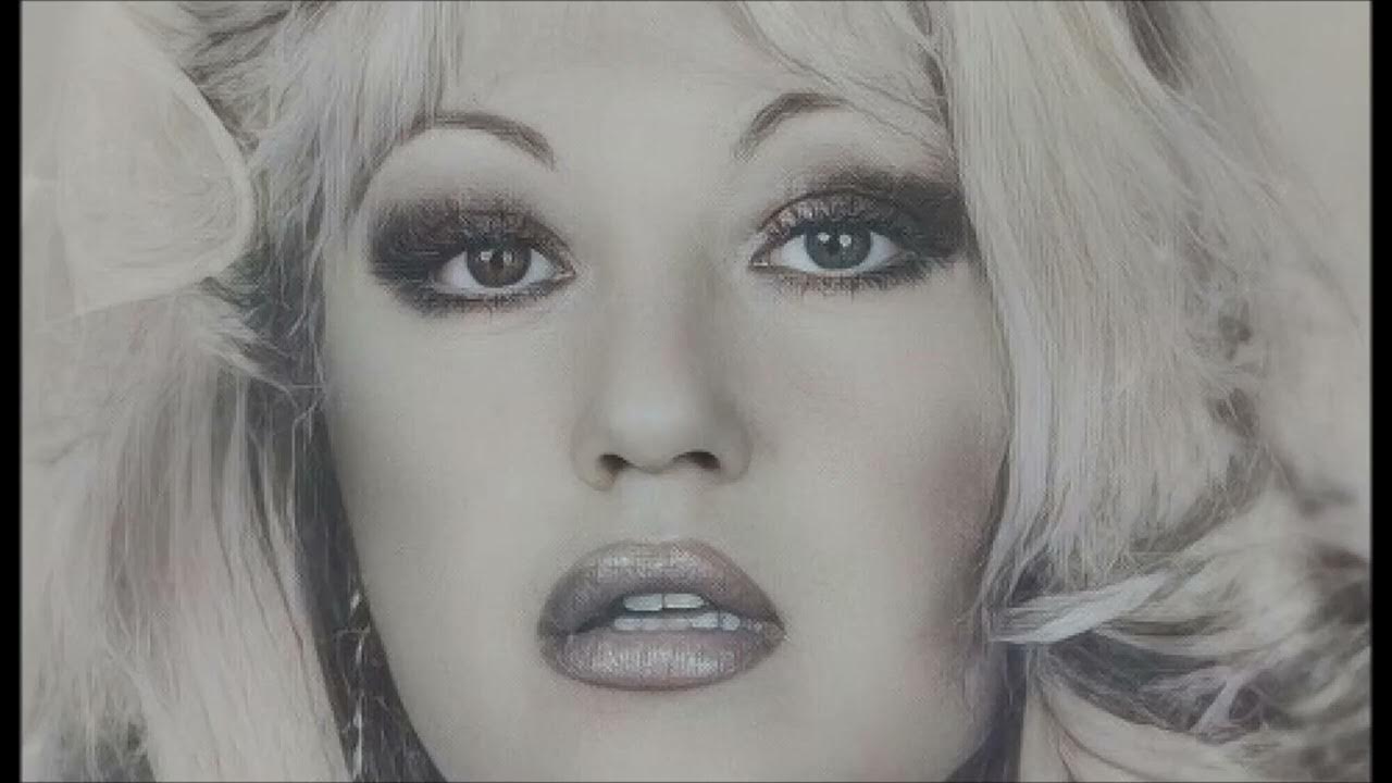 GÖNÜL AKKOR - FERYAT ET GÖNÜL (1983) - YouTube