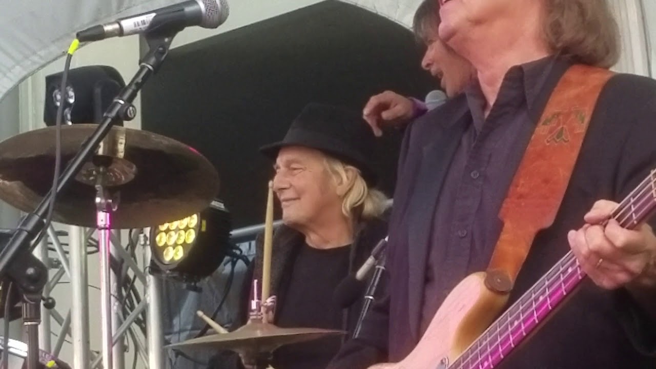 Cherry Cherry Band -Sweet Caroline - YouTube