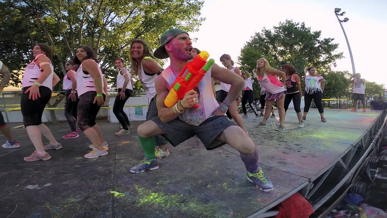 Zumba Colors Seixal - YouTube