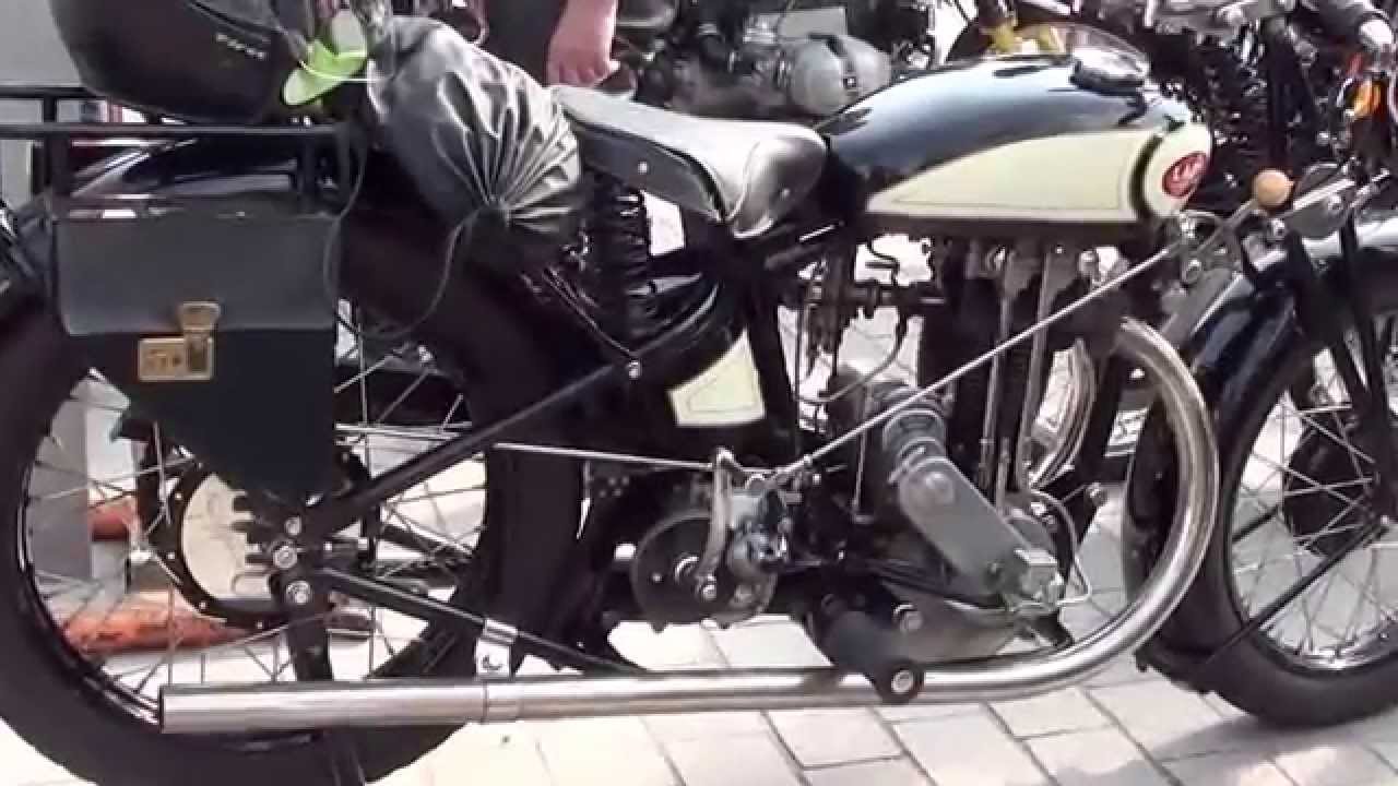 Oude motoren in Laarne 6 September 2012 - YouTube