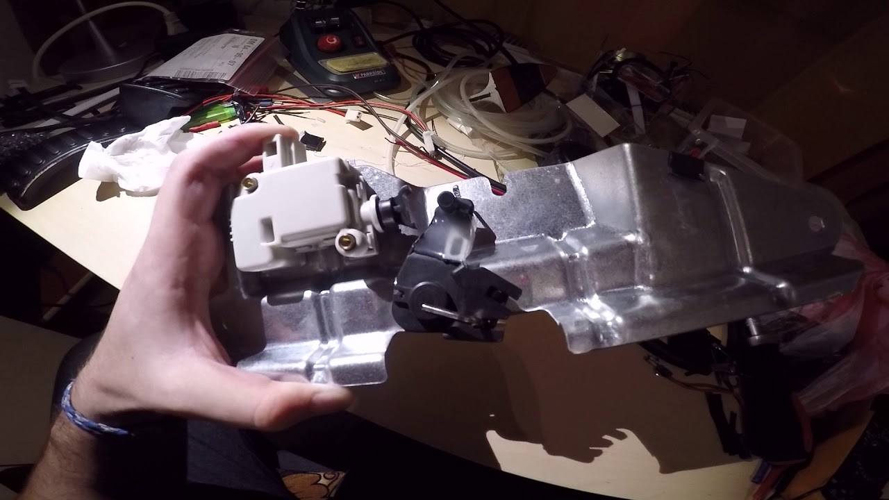 VW Jetta / Bora mk4 DIY boot latch fix FOR FREE - YouTube