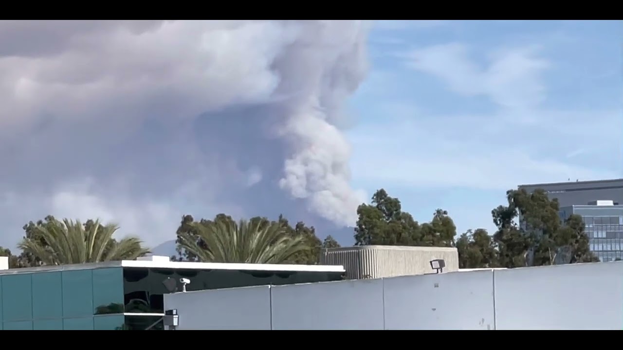 saddleback mountain fire 🔥 orange county california - YouTube
