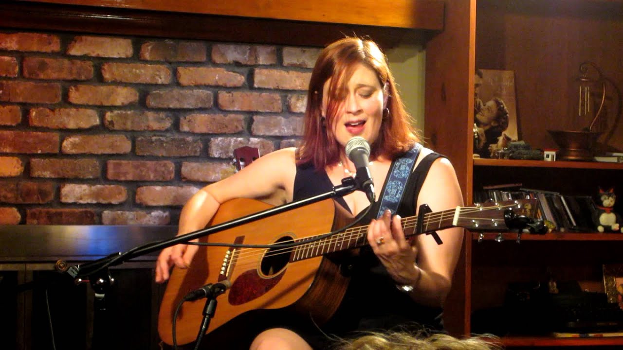 Meg Braun "Longing" @ the Romeos (vérité) - YouTube