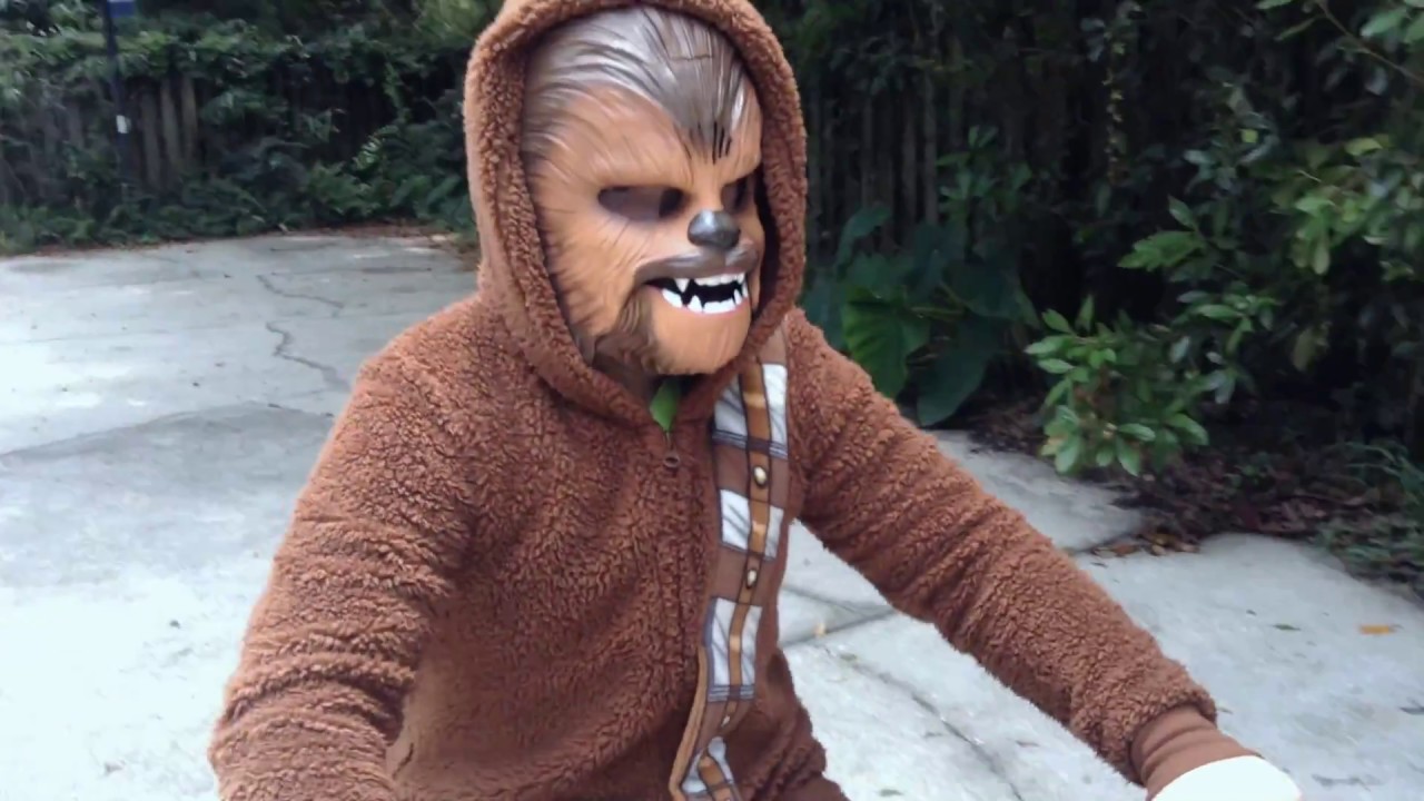 STAR WARS IN REAL LIFE: CHEWBACCA'S DAY OFF - YouTube