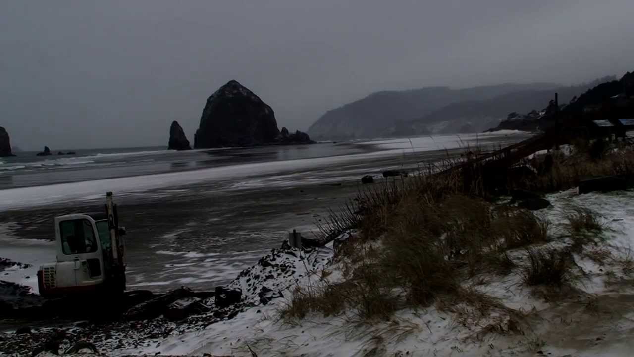 Cannon beach snow - Feb 6th 2014 - YouTube
