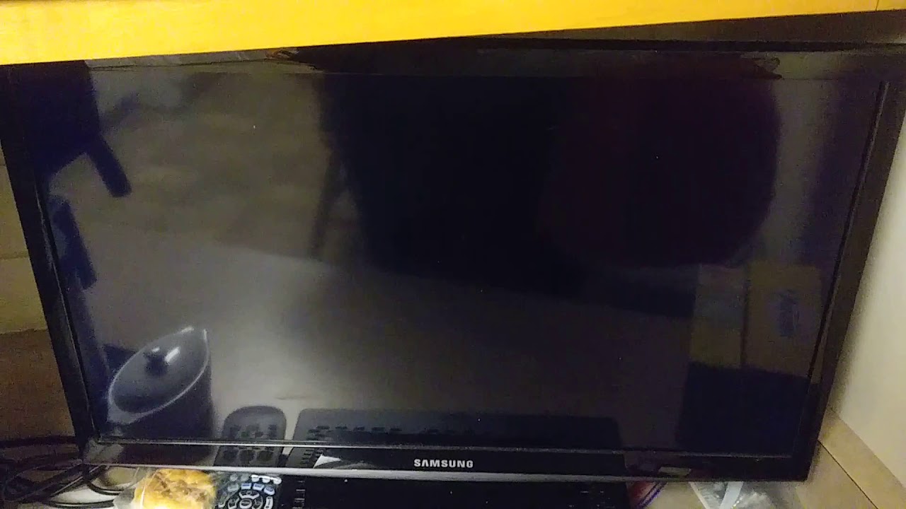 Samsung Smart TV Booting Up - YouTube