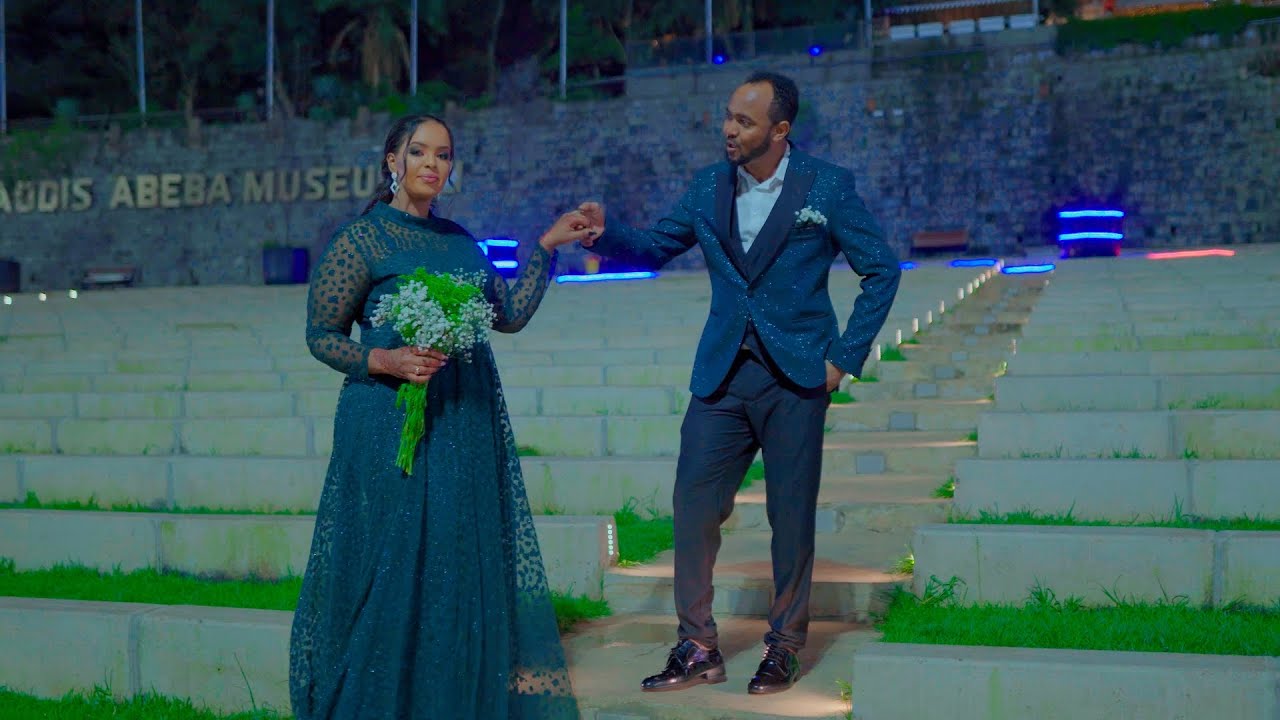 Cabdirisaaq Anshax Mugdiga Wehelkiisa Official Music Video - YouTube