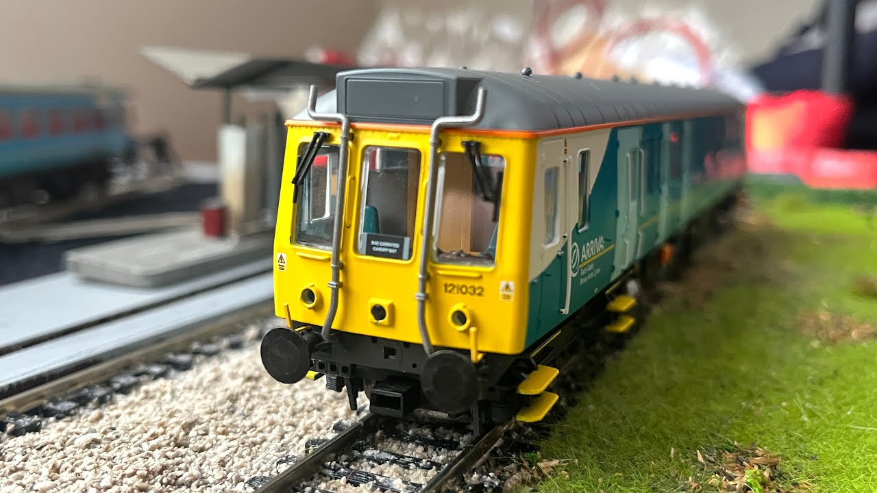 DAPOL CLASS 121 IN ARRIVA TRAIN WALES LIVERY REVIEW! - YouTube
