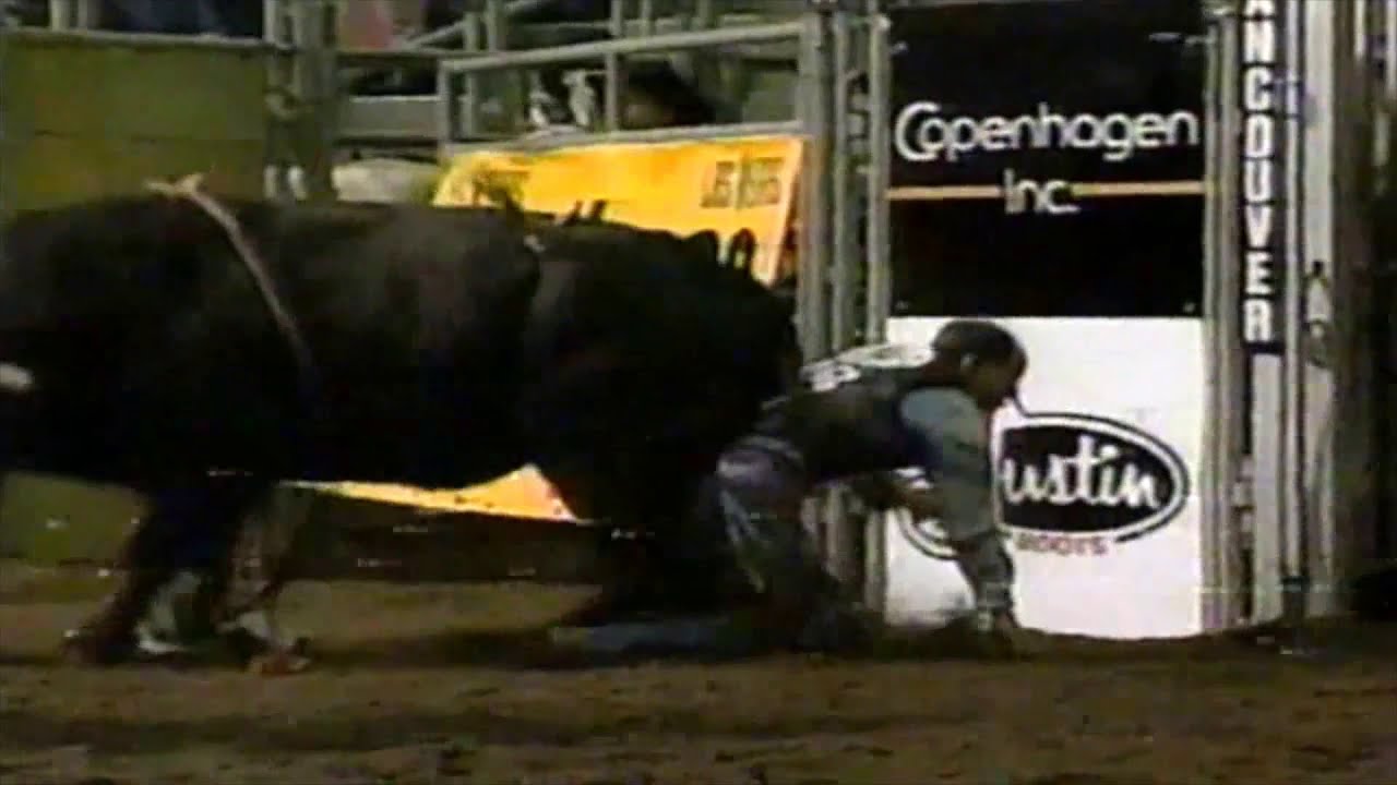 White Lightning bucks Josh O'Byrne - 97 PBR Vancouver - YouTube
