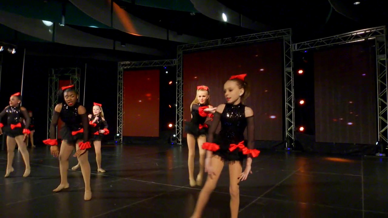 Kelly's Dance Academy - I'm In Love With A Monster - YouTube