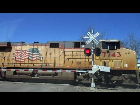 UP 7743 North CWTBP Filmed In Farmington MN Elephant Style Consist (4-12-2023) - YouTube
