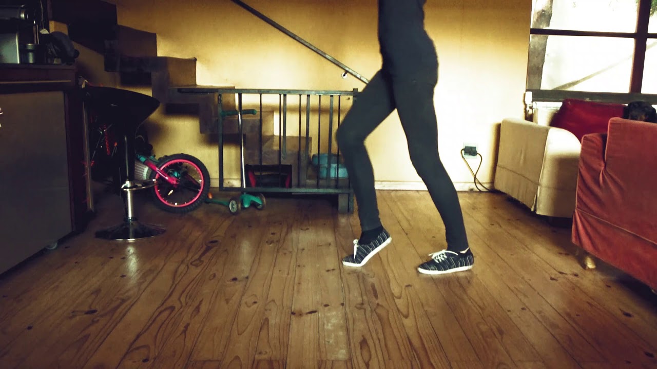 Playing around with Shuffle dancing - YouTube