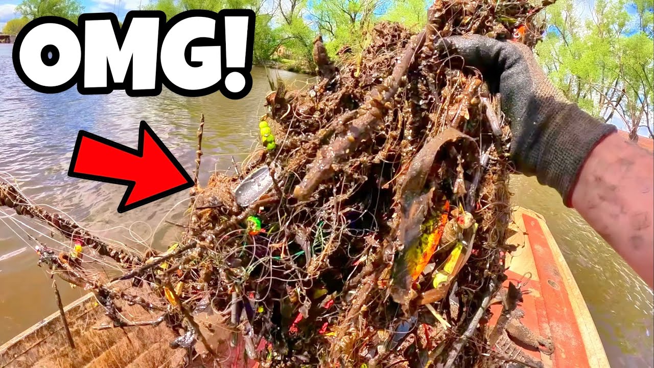 I Found The Biggest River Snag I’ve Ever Seen While Magnet Fishing ...