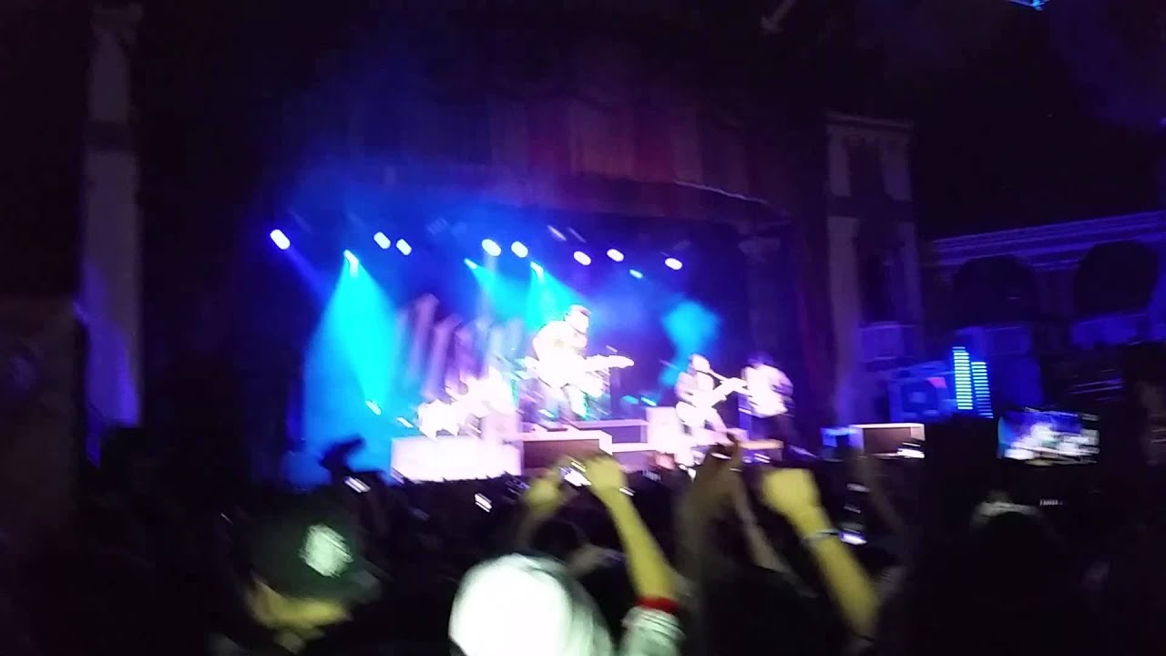 Pierce The Veil- Caraphernelia Live at Chicago's Aragon Ballroom PTV ...