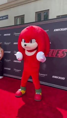 Knuckles dancing & posing at the ‘KNUCKLES’ premiere. - YouTube