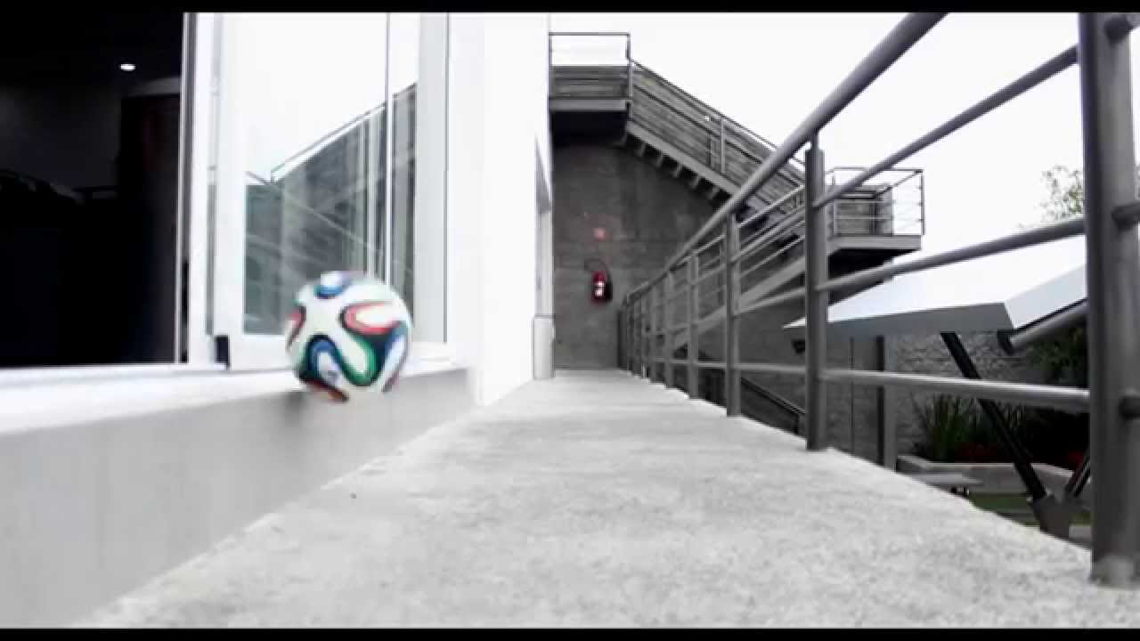 Balluff de México vive la pasión mundialista - YouTube