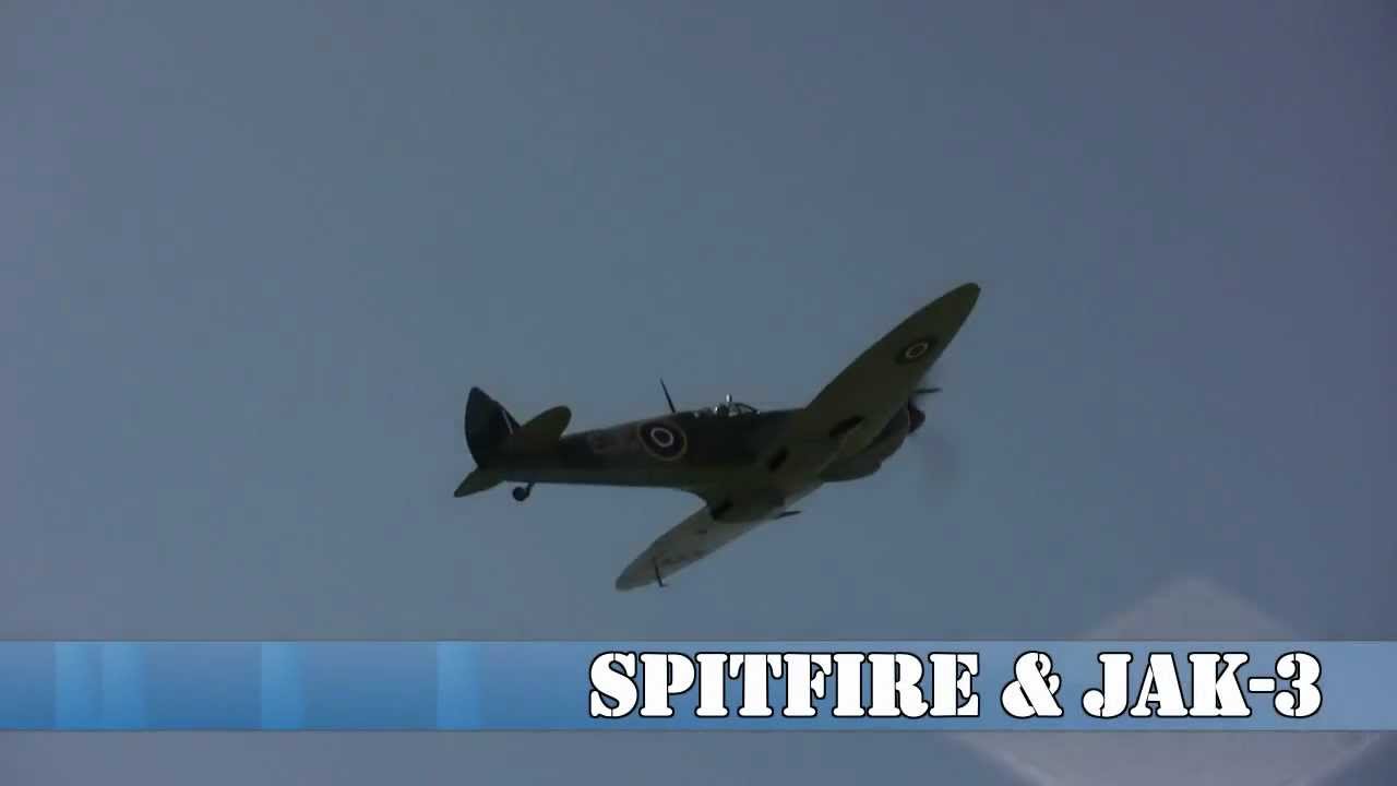 Spitfire Mk16 & Jak-3 - YouTube