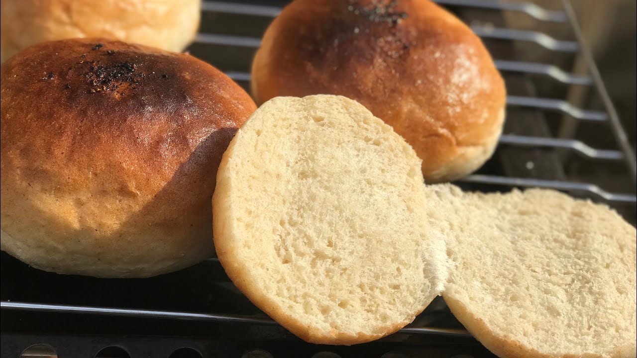 Semolina burger buns - YouTube