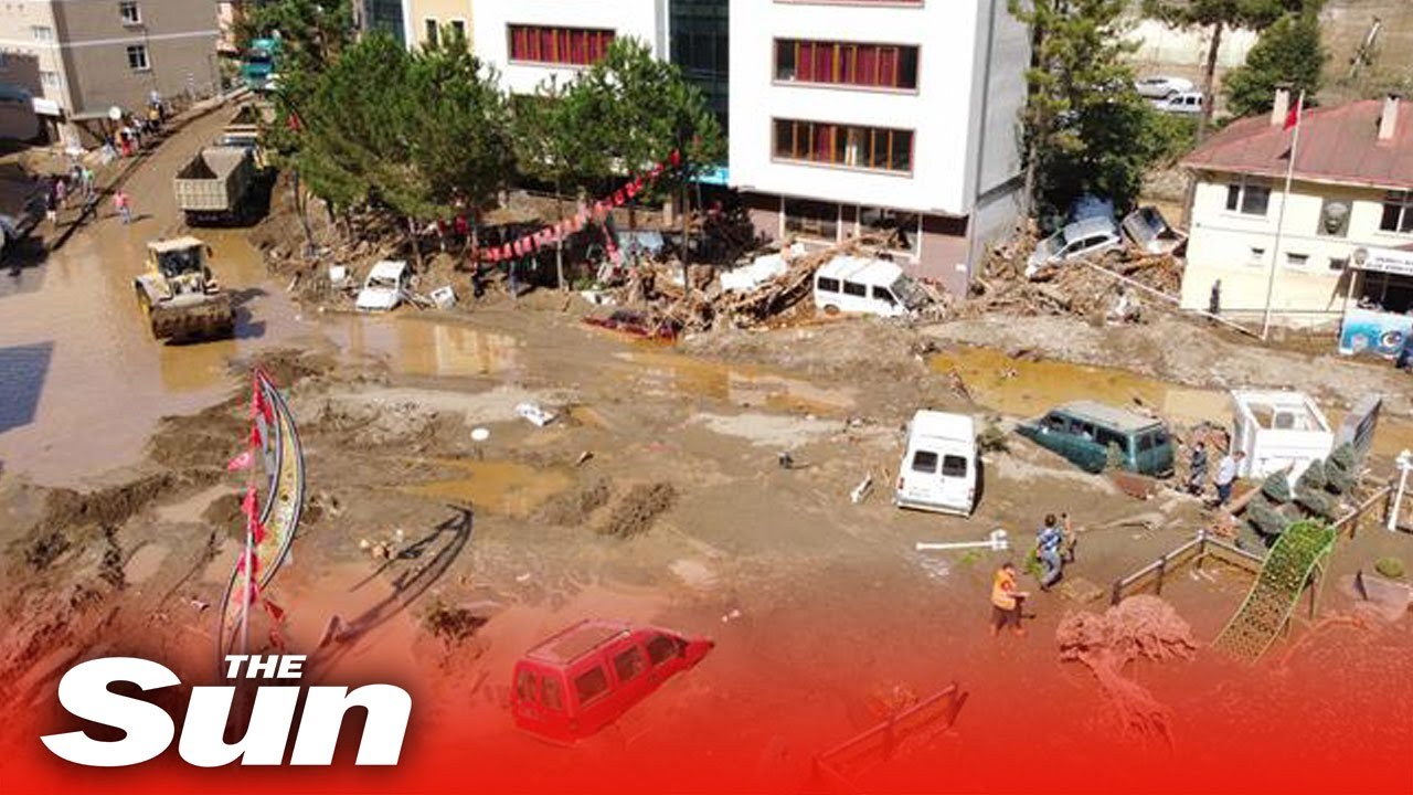 Turkey floods - Terrifying footage shows houses swept away - YouTube