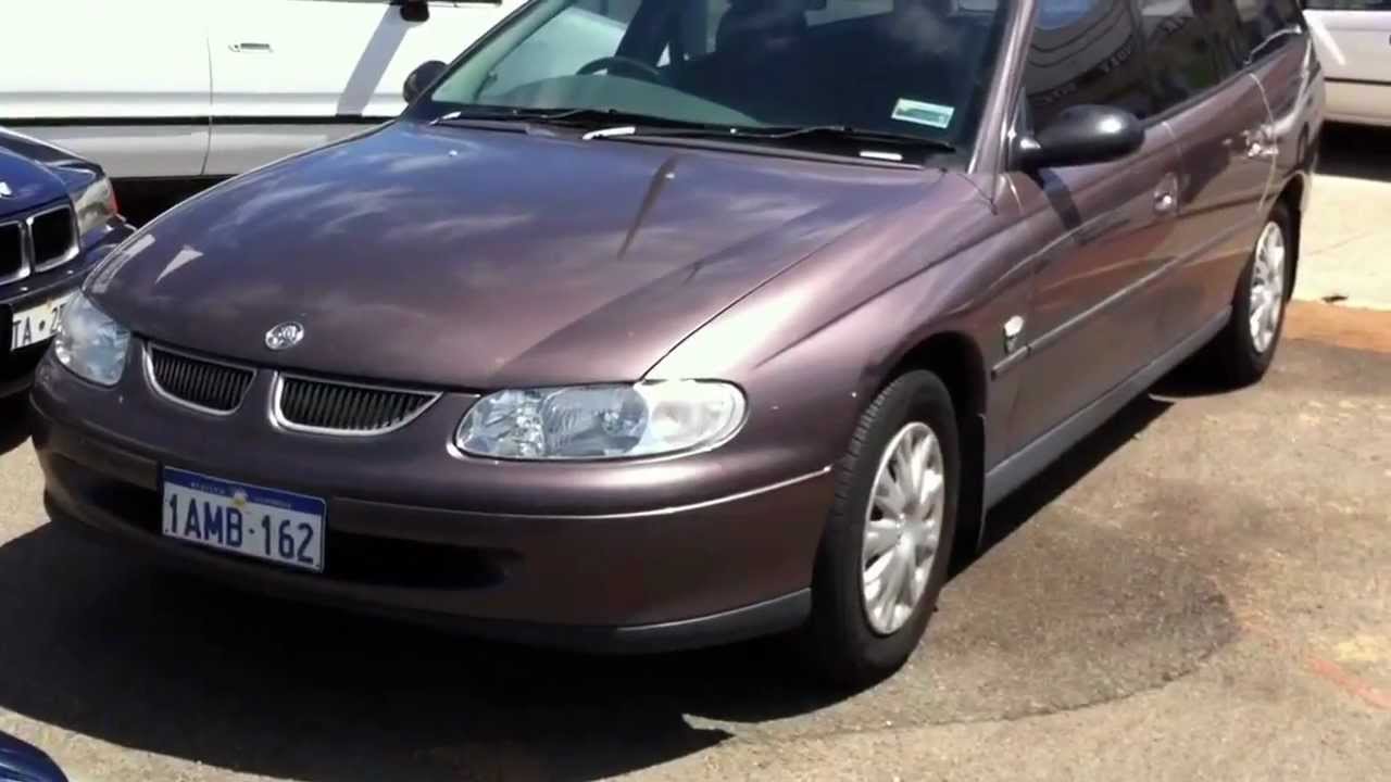Holden commodore VT Wagon - YouTube