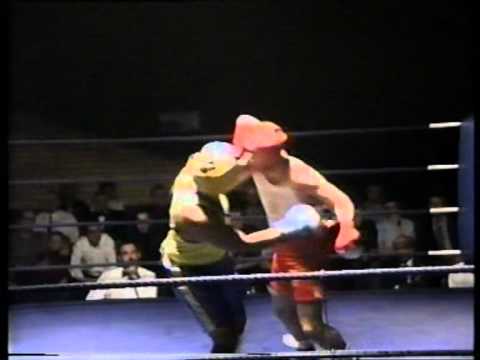 Kevin Galvin Boxing HMP The Mount - YouTube